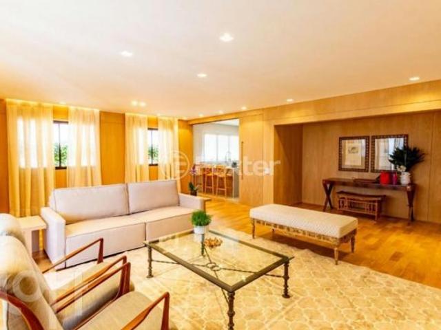 Apartamento, 3 dormitórios, 200 m², em Itaim Bibi