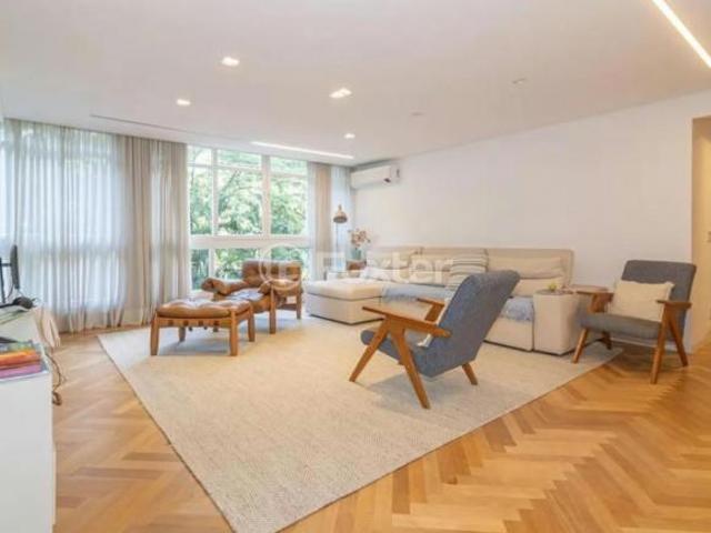 Apartamento, 3 dormitórios, 200 m², em Itaim Bibi