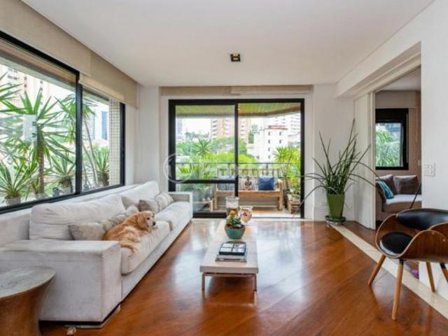 Apartamento, 3 dormitórios, 205 m², em Vila Mariana