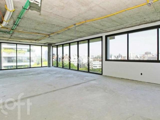 Apartamento, 3 dormitórios, 206.96 m², em Bela Vista