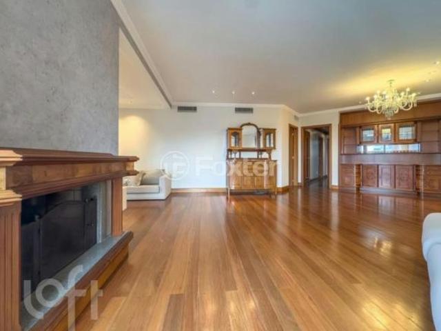 Apartamento, 3 dormitórios, 208.94 m², em Bela Vista