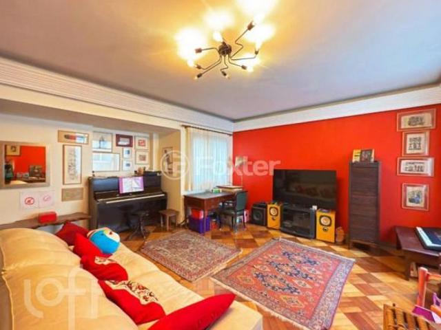 Apartamento, 3 dormitórios, 209 m², em Bom Fim