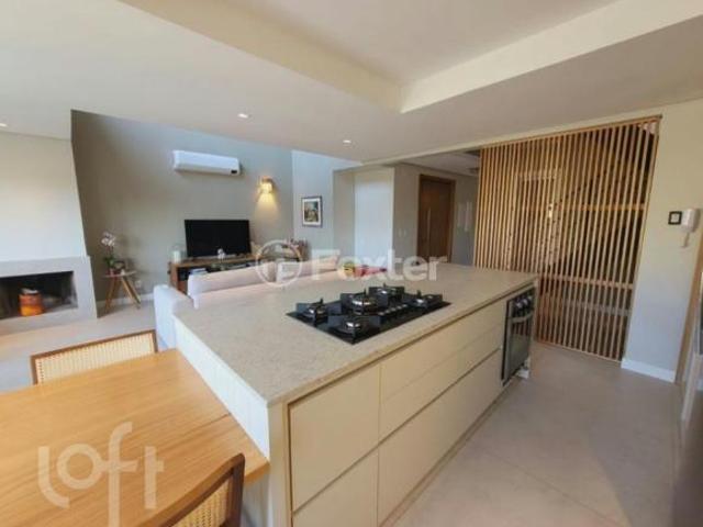 Apartamento, 3 dormitórios, 217 m², em Chácara das Pedras