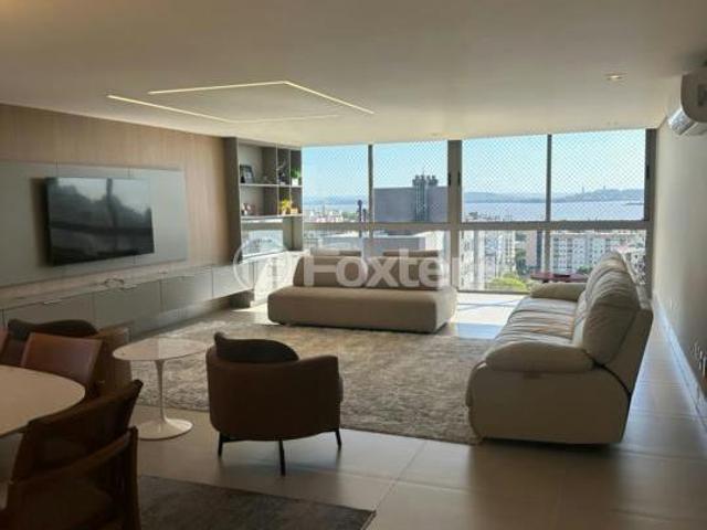 Apartamento, 3 dormitórios, 217 m², em Tristeza