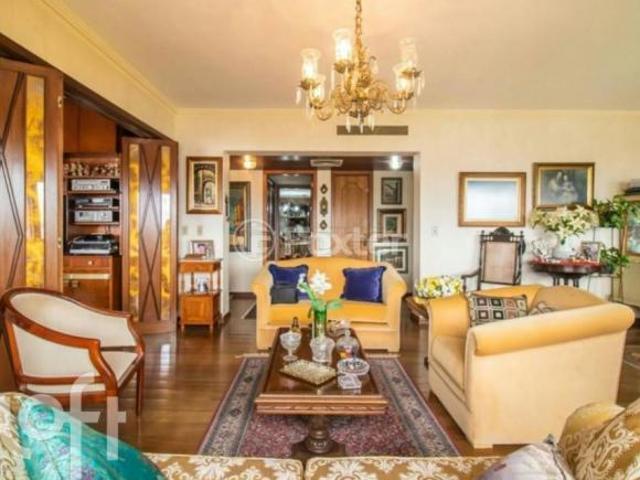 Apartamento, 3 dormitórios, 216.97 m², em Moinhos de Vento