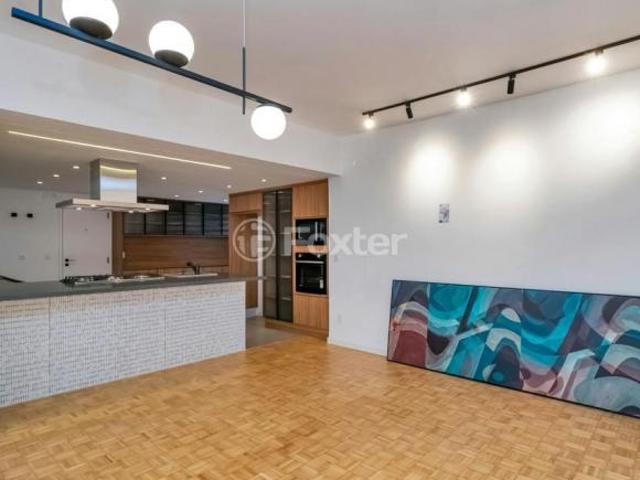 Apartamento, 3 dormitórios, 220 m², em Cerqueira César