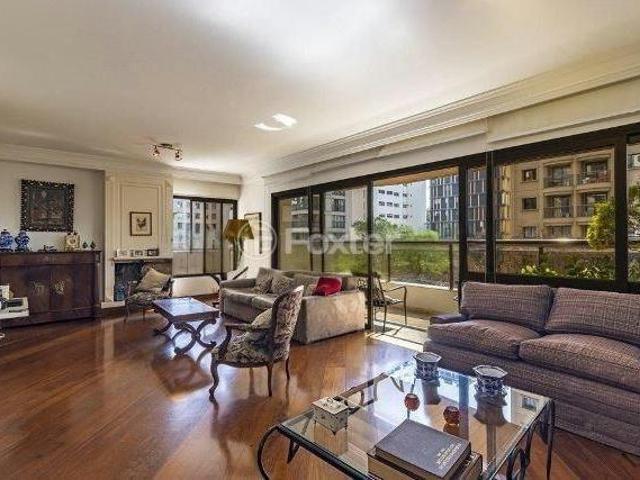 Apartamento, 3 dormitórios, 222 m², em Jardim Europa