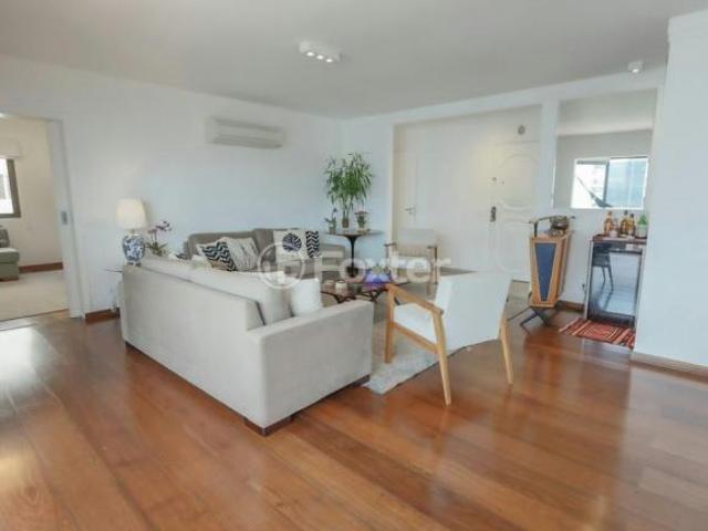 Apartamento, 3 dormitórios, 227 m², em Cidade Monções