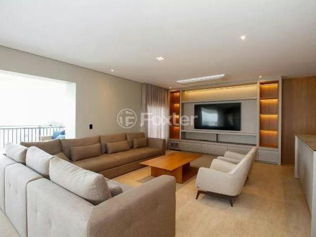 Apartamento, 3 dormitórios, 227 m², em Jardim Paulista