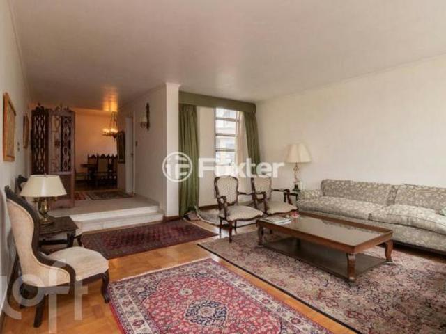 Apartamento, 3 dormitórios, 224 m², em Morro dos Ingleses