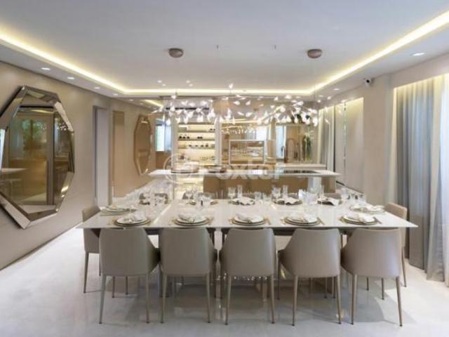Apartamento, 3 dormitórios, 224 m², em Rio Branco