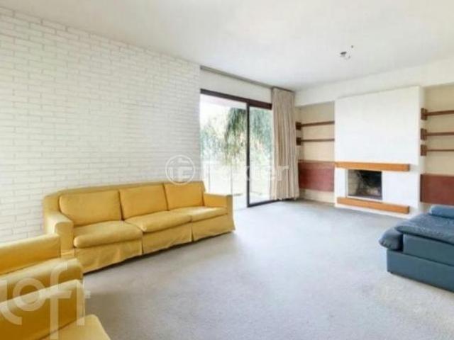 Apartamento, 3 dormitórios, 225 m², em Moinhos de Vento
