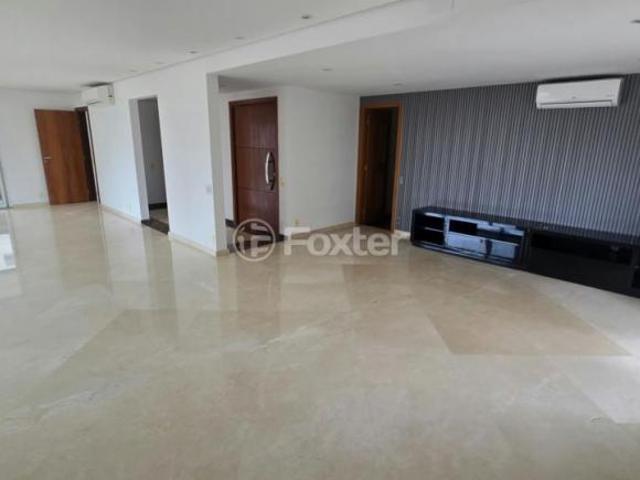 Apartamento, 3 dormitórios, 225 m², em Cerqueira César