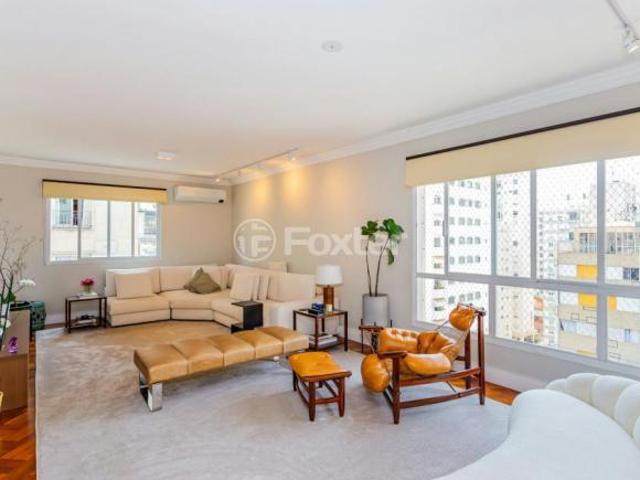 Apartamento, 3 dormitórios, 225 m², em Consolação