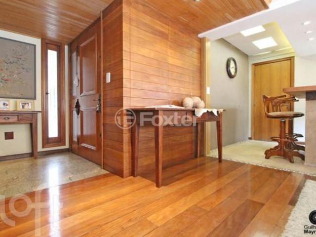 Apartamento, 3 dormitórios, 233.12 m², em Independência