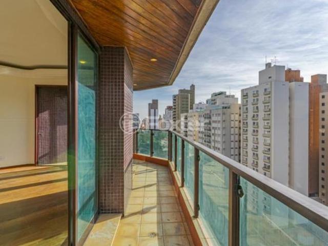 Apartamento, 3 dormitórios, 233 m², em Cambuí