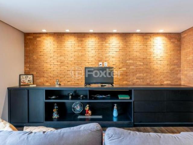 Apartamento, 3 dormitórios, 230.38 m², em Petrópolis