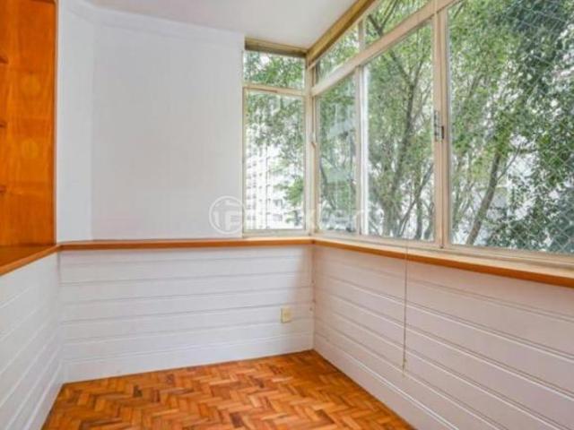 Apartamento, 3 dormitórios, 230 m², em Bela Vista