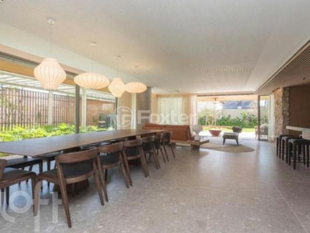 Apartamento, 3 dormitórios, 232.32 m², em Boa Vista