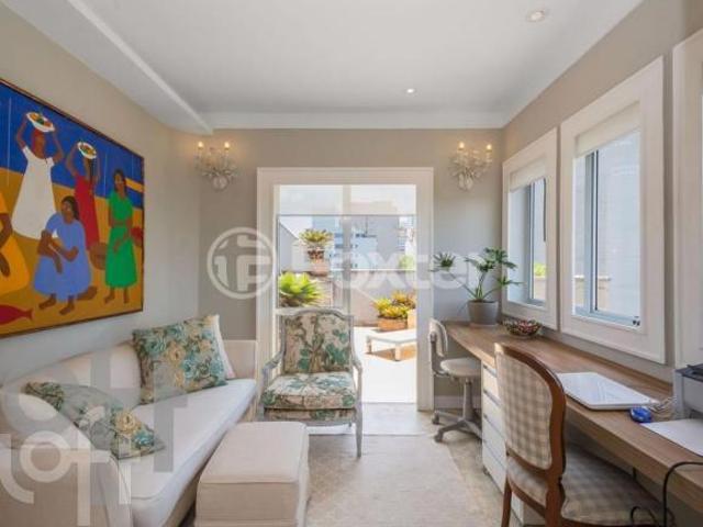 Apartamento, 3 dormitórios, 232 m², em Jardim Ampliação
