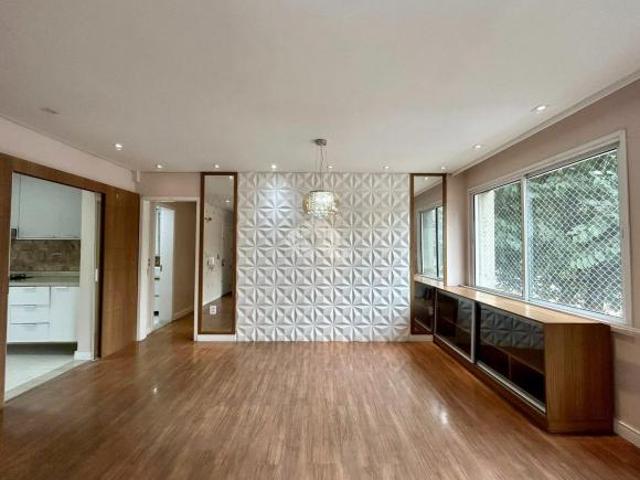 Apartamento 3 dormitórios 2 atualmente, suíte com closet e vaga de garagem em localização estratég