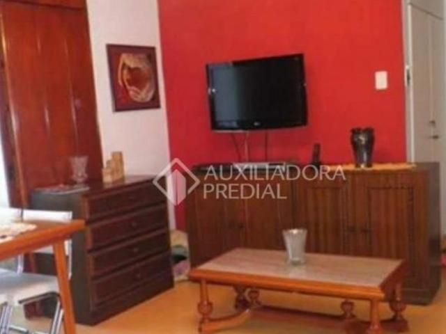 apartamento 3 dormitórios, 2 banheiros, no coração do bairro Petrópolis