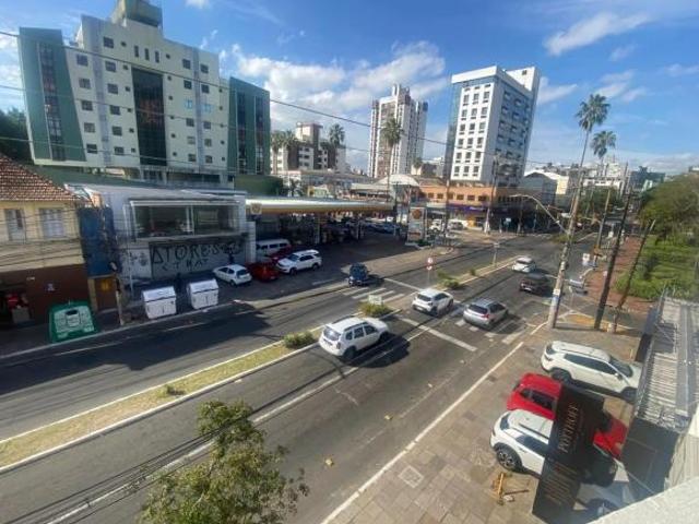 Apartamento 3 dormitórios 2 banheiros e sacada Menino Deus