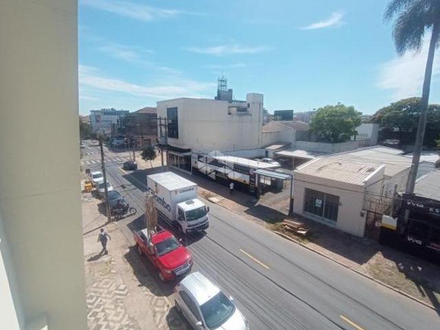 Apartamento 3 dormitórios. 2 banheiros. Sacada. Andar alto. Zona Norte