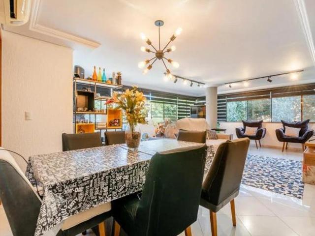 Apartamento 3 dormitórios, 2 vagas 109m² próximo ao Pastor Domhs e Sogipa