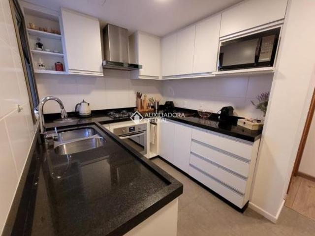 Apartamento 3 dormitórios 2 vagas bairro Cavalhada em Porto Alegre