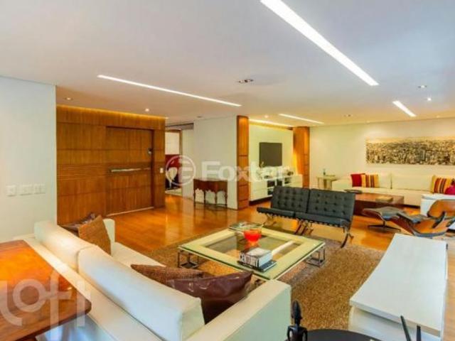 Apartamento, 3 dormitórios, 303 m², em Santa Cecília