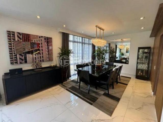 Apartamento, 3 dormitórios, 300 m², em Bela Vista