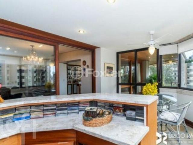 Apartamento, 3 dormitórios, 305.46 m², em Mont Serrat