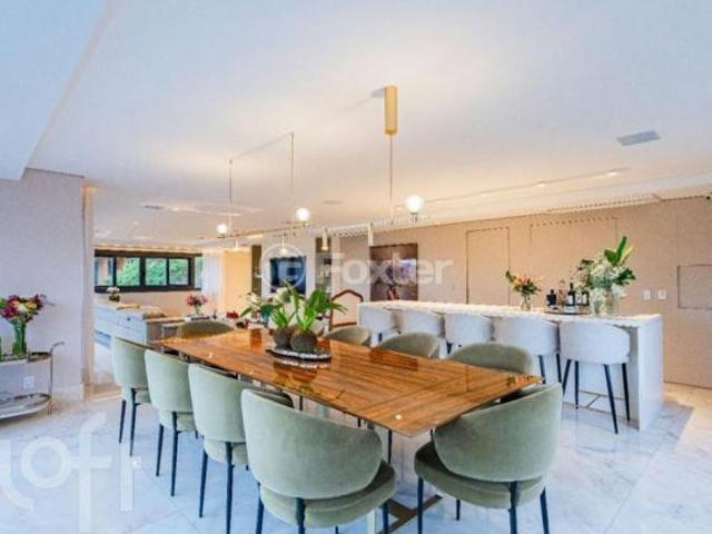 Apartamento, 3 dormitórios, 308.26 m², em Bela Vista