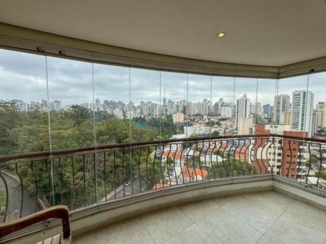 Apartamento 3 dormitórios 3 vagas de garagem Aclimação