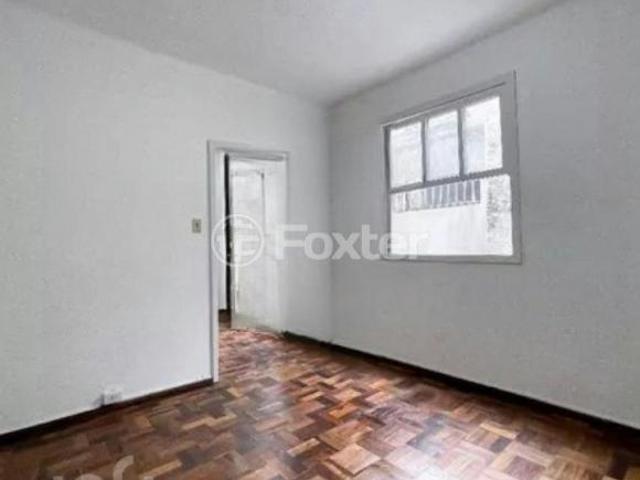 Apartamento, 3 dormitórios, 59 m², em Centro