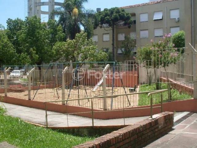 Apartamento, 3 dormitórios, 62.6 m², em Petrópolis