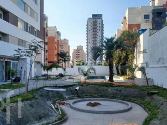 Apartamento, 3 dormitórios, 74.56 m², em Partenon