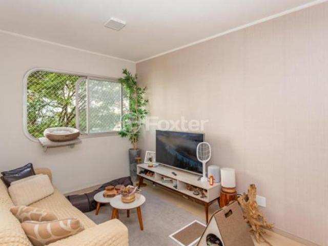 Apartamento, 3 dormitórios, 75 m², em Moema