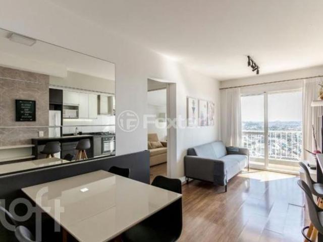 Apartamento, 3 dormitórios, 73.79 m², em Centro