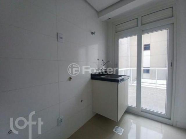 Apartamento, 3 dormitórios, 84.8 m², em Centro