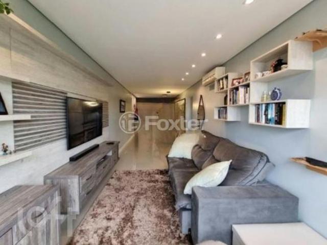 Apartamento, 3 dormitórios, 84.8 m², em Centro