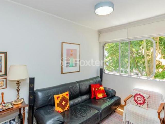 Apartamento, 3 dormitórios, 85 m², em Moema