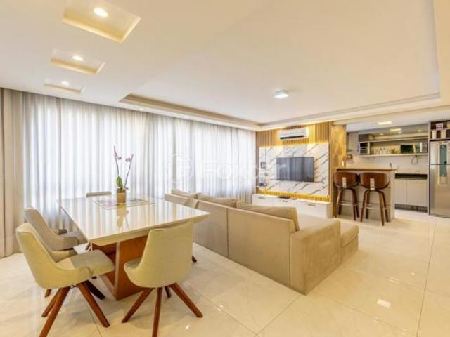 Apartamento, 3 dormitórios, 89.88 m², em Petrópolis