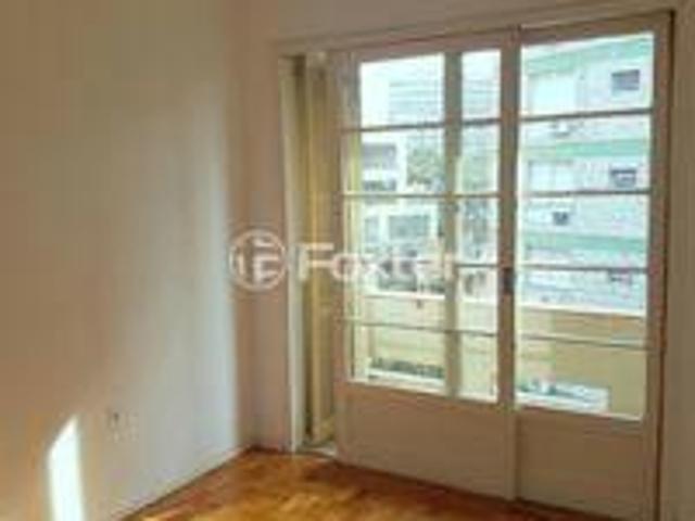 Apartamento, 3 dormitórios, 80 m², em Petrópolis