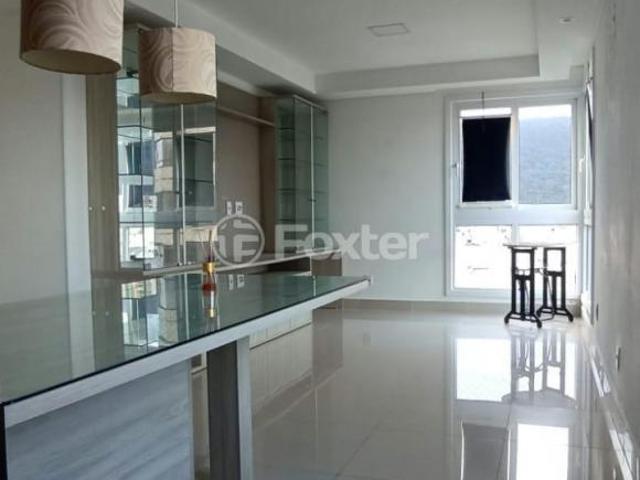 Apartamento, 3 dormitórios, 83 m², em Centro