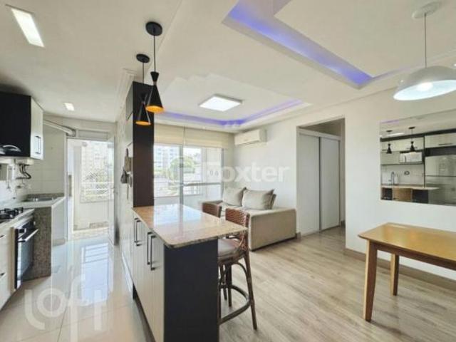 Apartamento, 3 dormitórios, 83 m², em Centro