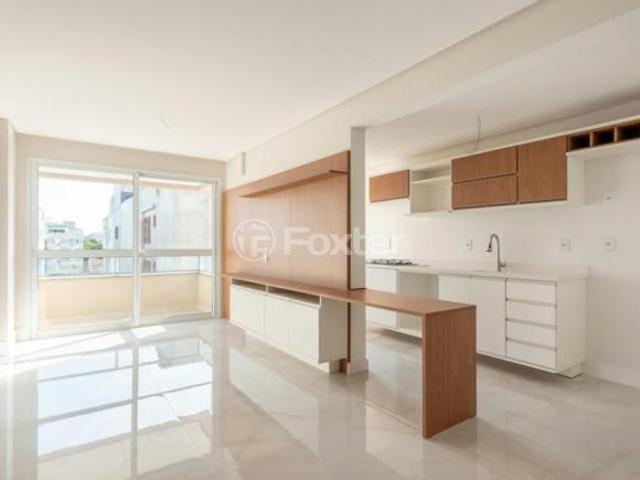 Apartamento, 3 dormitórios, 83.42 m², em Passo da Areia