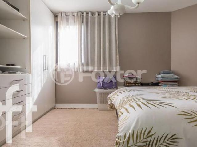 Apartamento, 3 dormitórios, 94 m², em Moema
