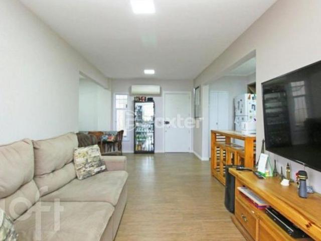Apartamento, 3 dormitórios, 94.67 m², em Menino Deus